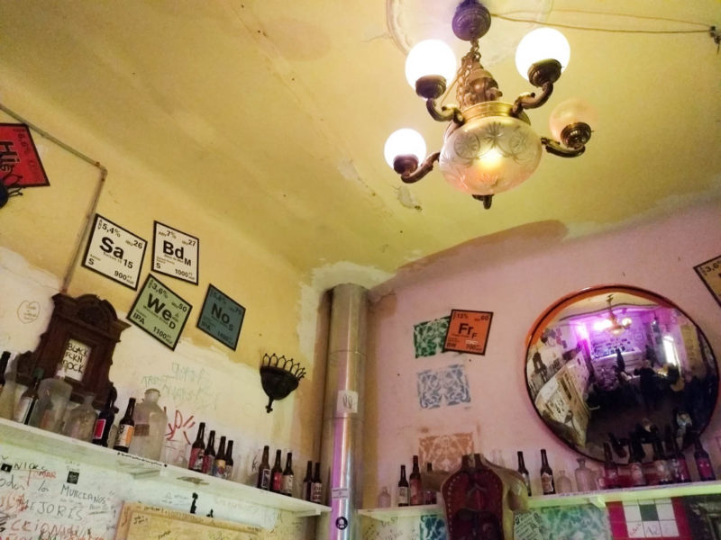 Ruin Bar Szimpla Kert, el Bar Ruina más famoso de Budapest – Animales ...