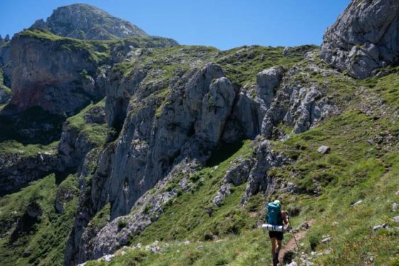 Ruta de Poncebos a Vega de Ario por la Canal de Trea. Picos de Europa ...